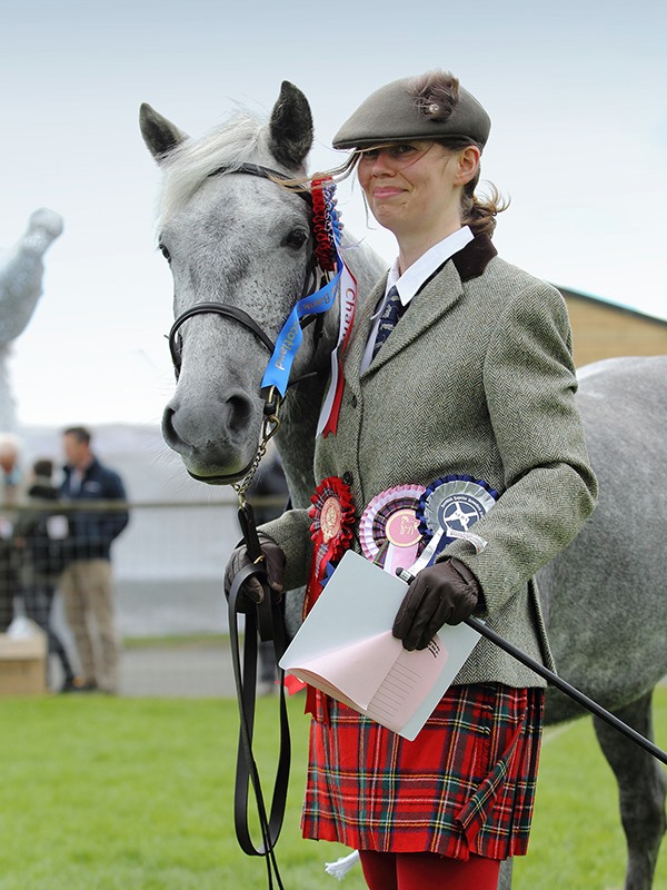 Showing your Pony – THE ERISKAY PONY SOCIETY